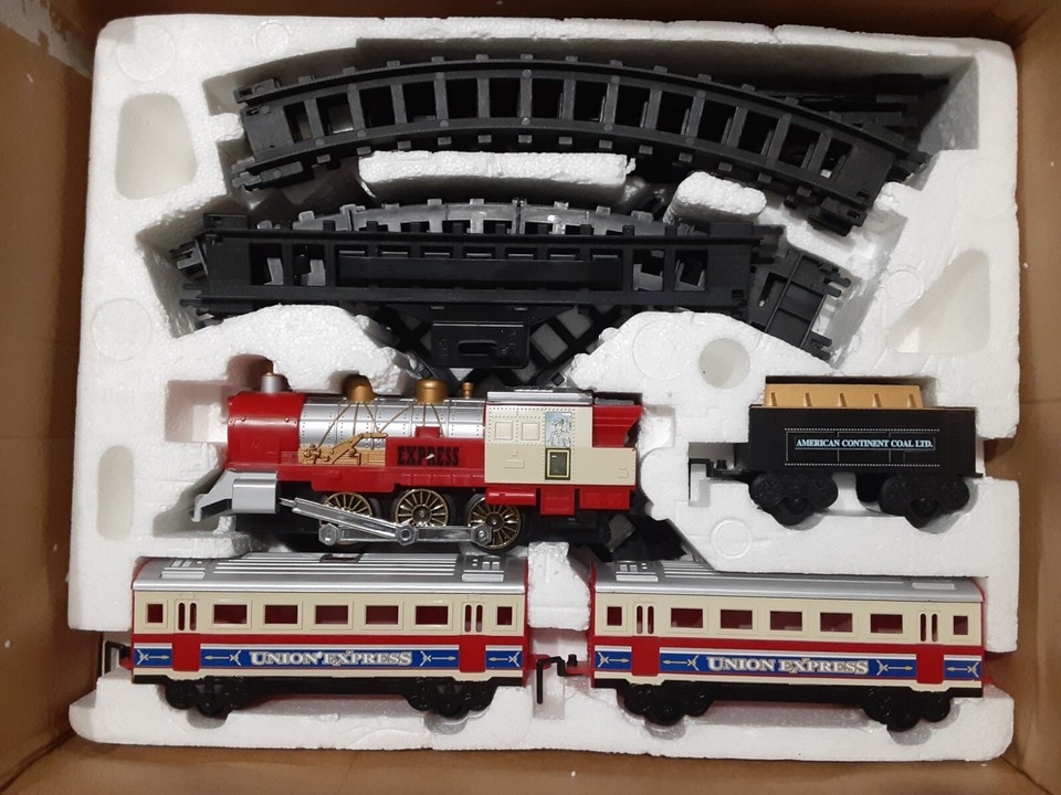 Vintage QVC Union Express Train Sets with 8 shape tracks Tested Works ...