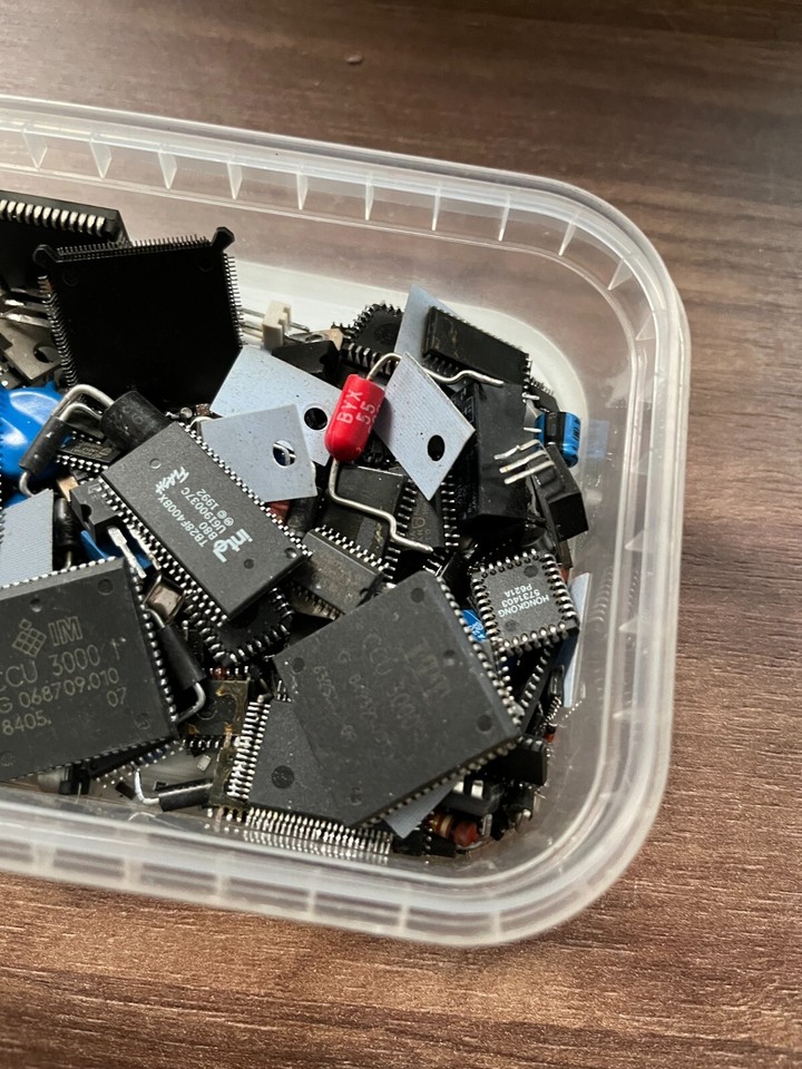 Vintage Lot of IC Chips & Electronic Components - Mixed Types & Brands ...