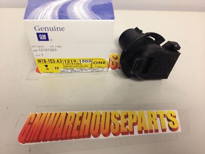 GM REAR BUMPER TRAILER LIGHT CONNECTOR 7 PIN WITH DOOR NEW GM ...