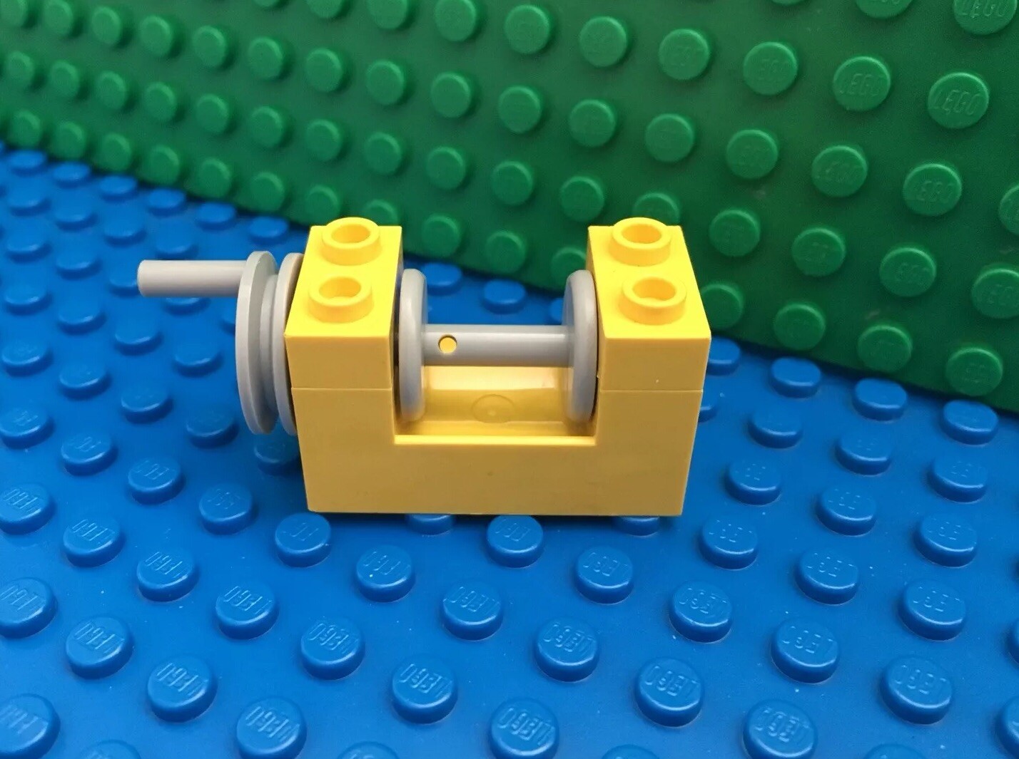LEGO Vintage Yellow String Reel Winch 2 x 4 x 2 375 6075 7814 6361 4552 ...
