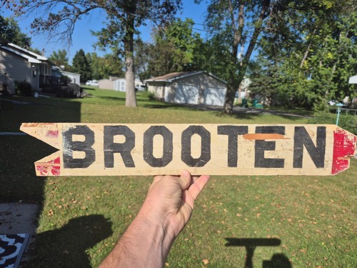 Vintage Folk Art Brooten Minnesota Wood Direction Arrow Road Street ...