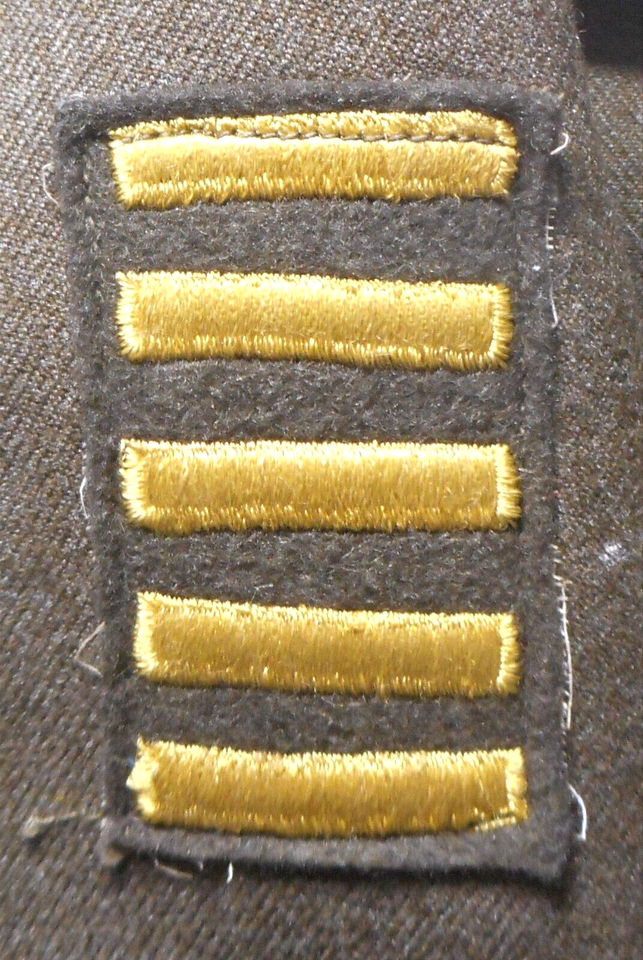 WW II Army Coat With Sixth Army/1st Calvary Shoulder Insignias & Bar ...