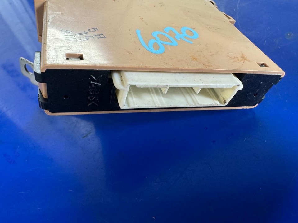 06-09 Toyota Prius 89111-47050 Multiplex Computer Network Gateway Unit ...