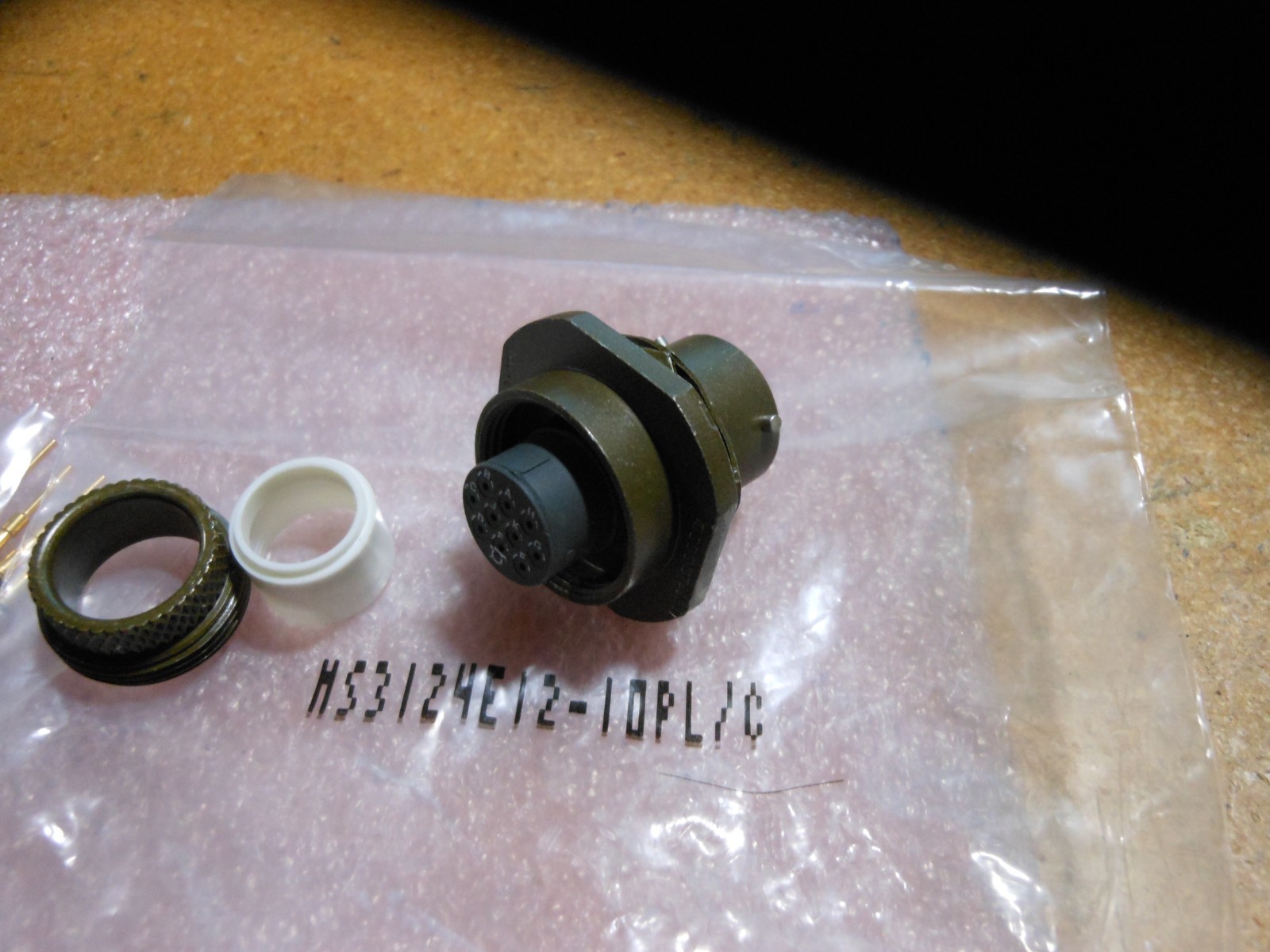 ITT CONNECTOR WITH CONTACTS PART # MS3124E12-10P NSN: 5935-00-902-2344 ...
