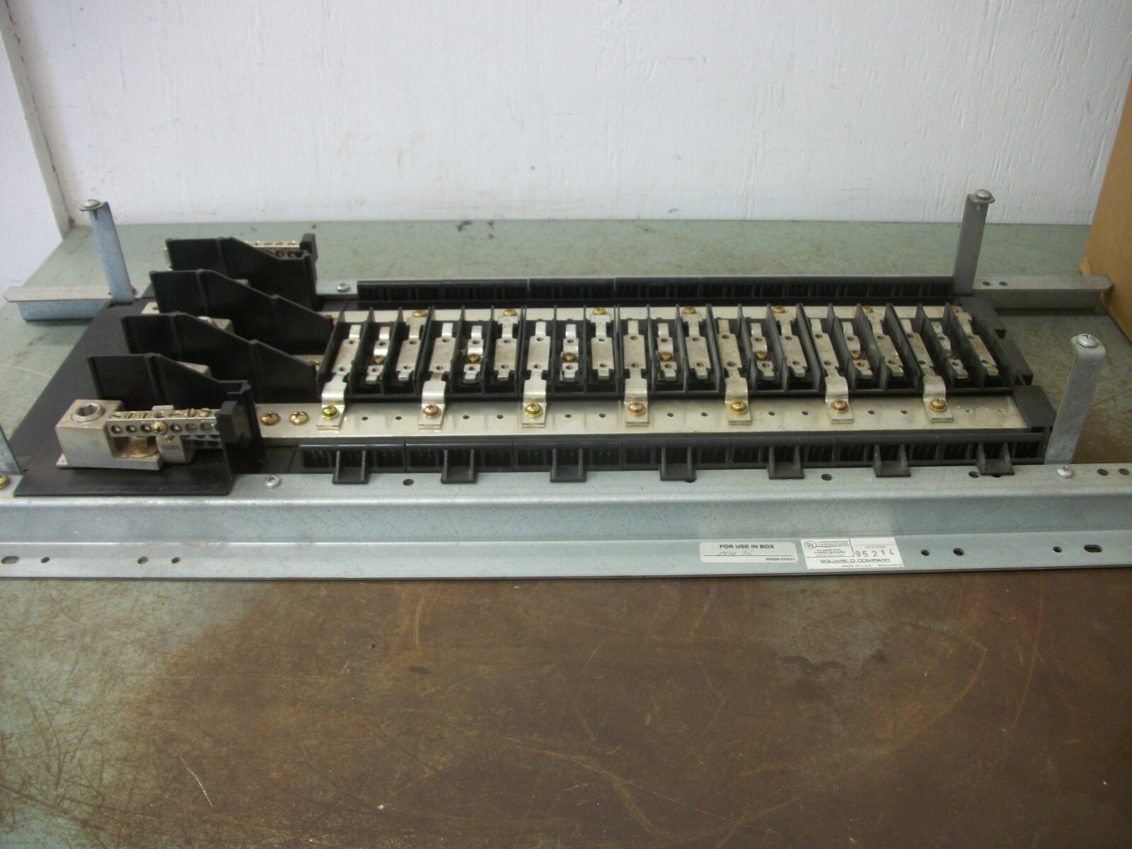 SQUARE D LOAD CENTER PANELBOARD INTERIOR ONLY FOR USE IN MH35 80030-279 ...
