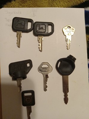 Vtg 1971, 1985, John Deer Tractor Keys Plus Two Other Tractor Keys An 3 ...