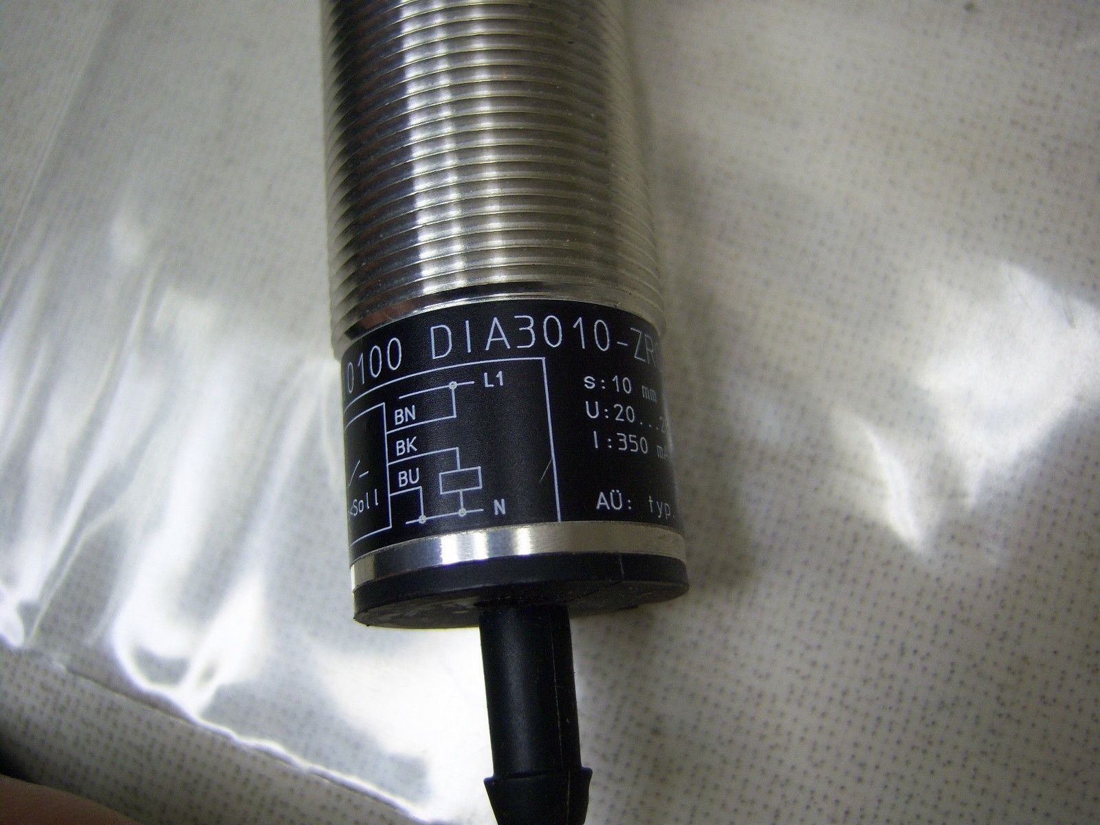 Efector Proximity Sensor Di100 Dia3010-zrow 10mm 20-250 VAC for sale ...