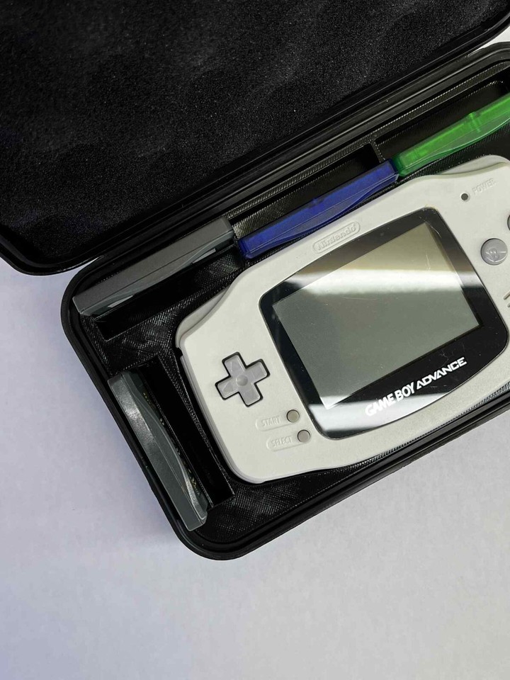 Game Boy Advance Carrying Case – Holds 13 Games (11 GBA + 2 GB/GBC ...