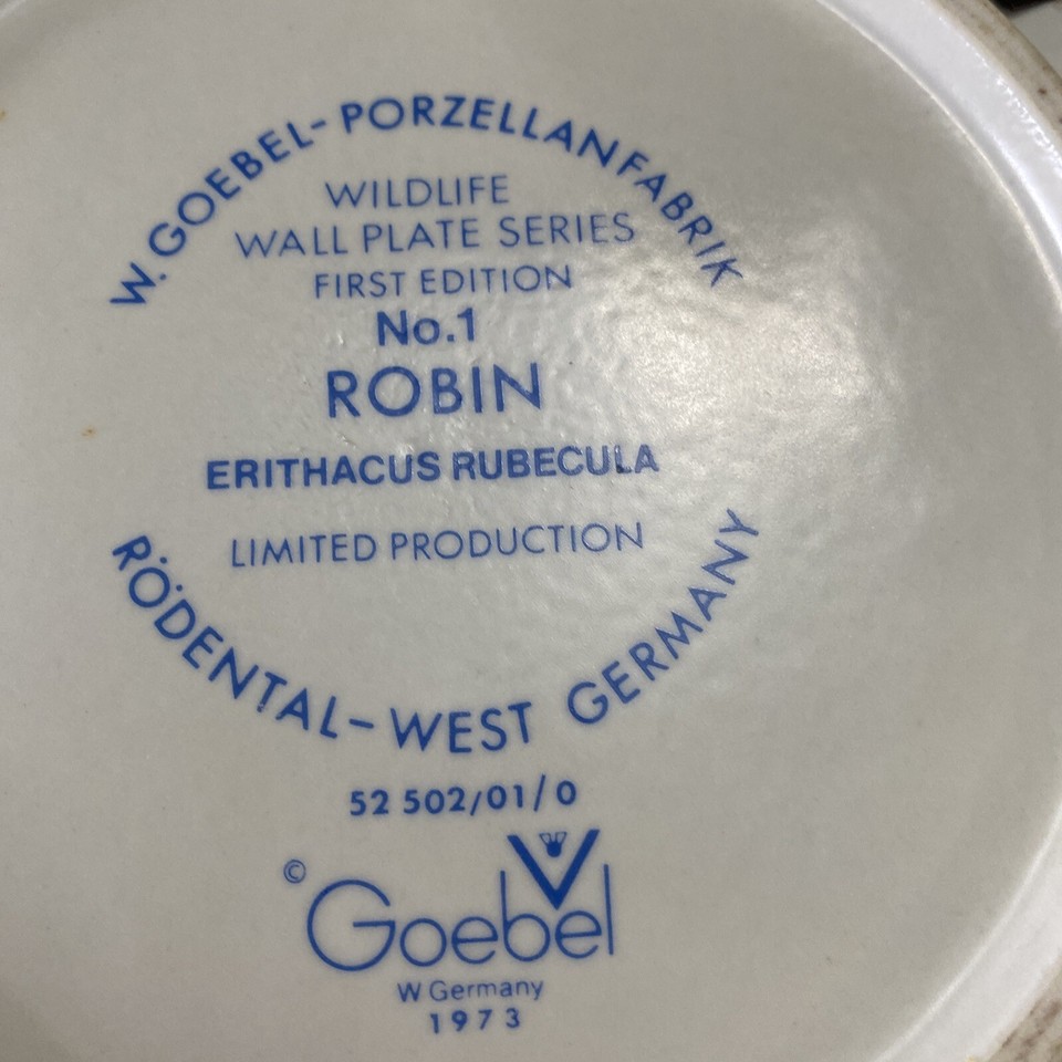 Goebel Porzellanfabrik Wildlife 1st Edition Robin Wall Plate W/ Wood ...