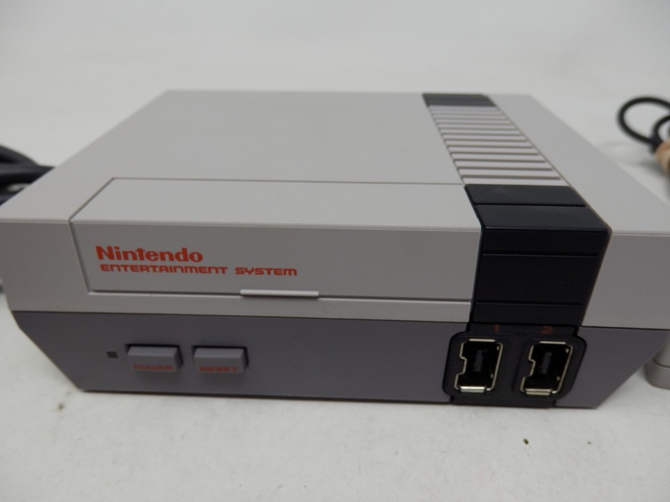 Nintendo NES Classic Mini Edition With 1 Wired Controller Model CLV-001 ...