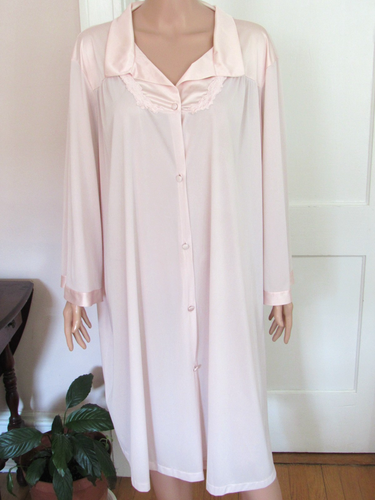 Vanity Fair Dusty Pink Embroidered Button Up 3/4 Sleeve Housecoat/Robe ...