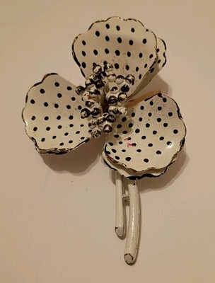 White Polka Dot Enamel Flower Pin Brooch 70s Vibe Flower Power Vintage ...