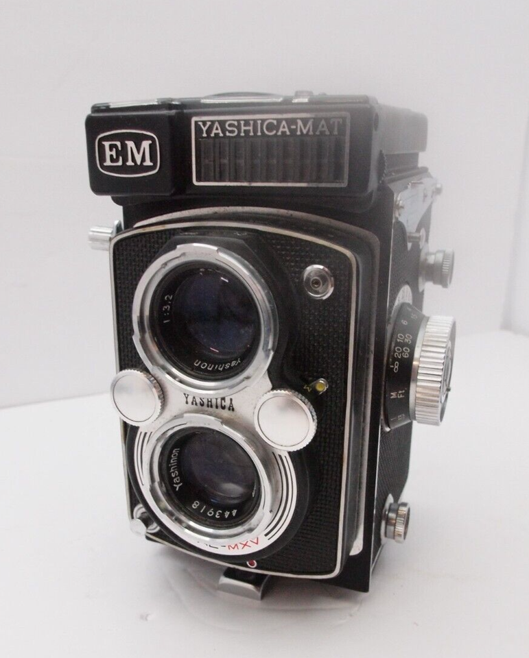 Yashica Mat EM TLR Medium Format Film Camera 80mm 3.2 Lens clean but ...