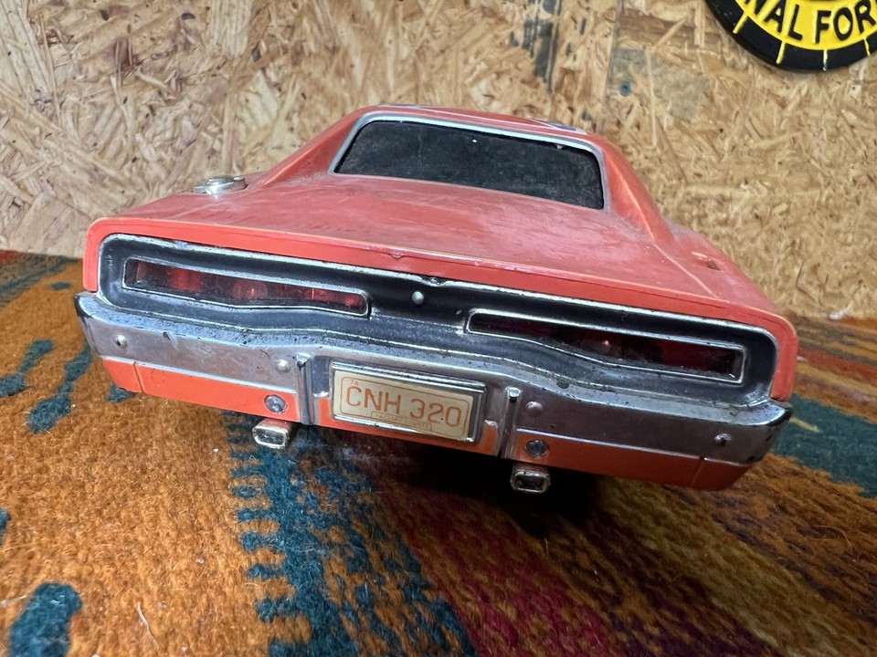 Malibu 2005 Dukes of Hazzard General Lee RC Car 1/18 No Remote Or ...
