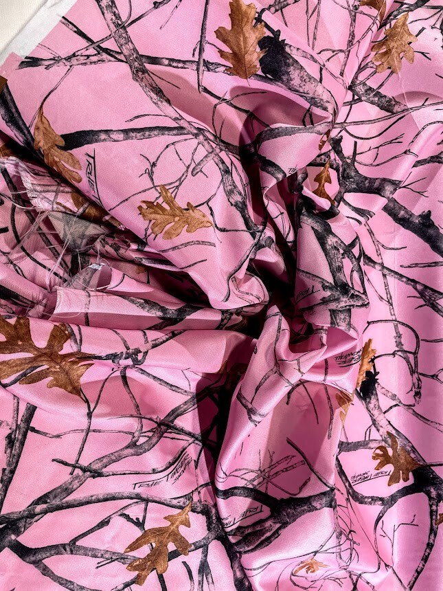 Pink Hunting Camouflage Wallpaper