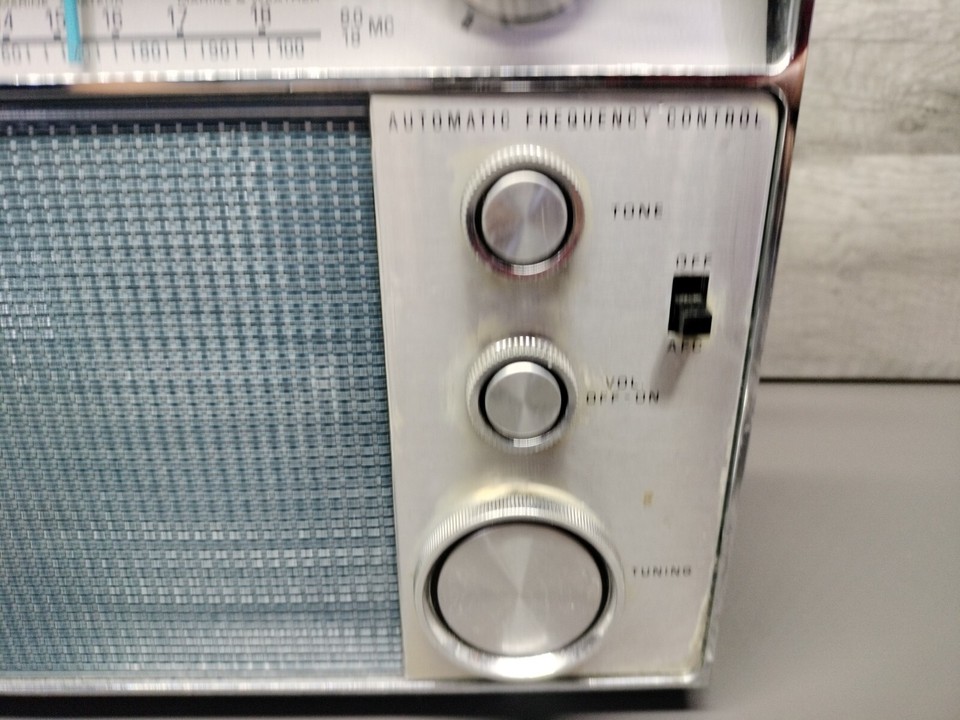 Zenith Solid State FM/AM Multiband Radio Royal 94 inter-oceanic ...