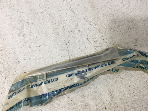 GM NOS 1958-61 C1 Corvette LH Center Side Cove Spear 3744869 | eBay
