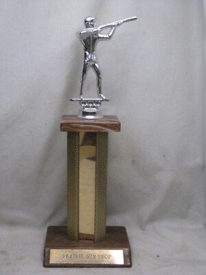 vintage trophy award PRAIRIE GUN SHOP metal topper hunting rifle ...