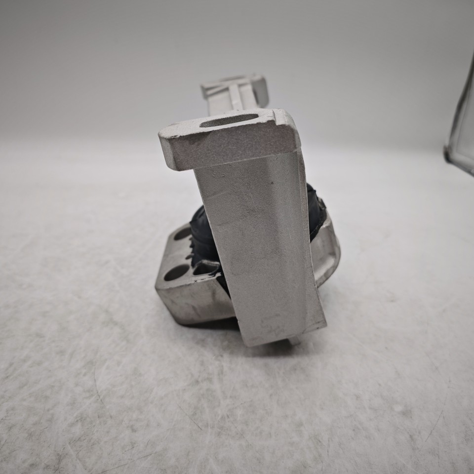 AV6Z6038A Engine Motor Mount Front For 2012-2018 Ford Focus SE Titanium ...