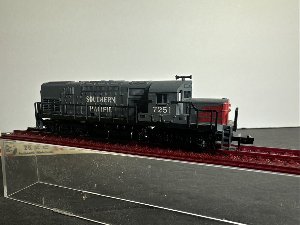 N-scale Alco C420 Southern Pacific Locomotive 7251 #46 | eBay