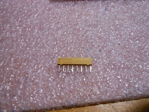 VISHAY RESISTOR NETWORK (47 PC LOT) # M8340108K1000GG NSN: 5905-01-242 ...
