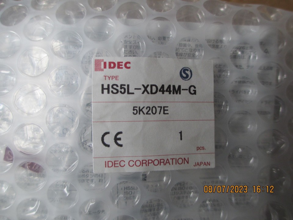 IDEC safety switch HS5L-XD44M-G , key included, new | eBay