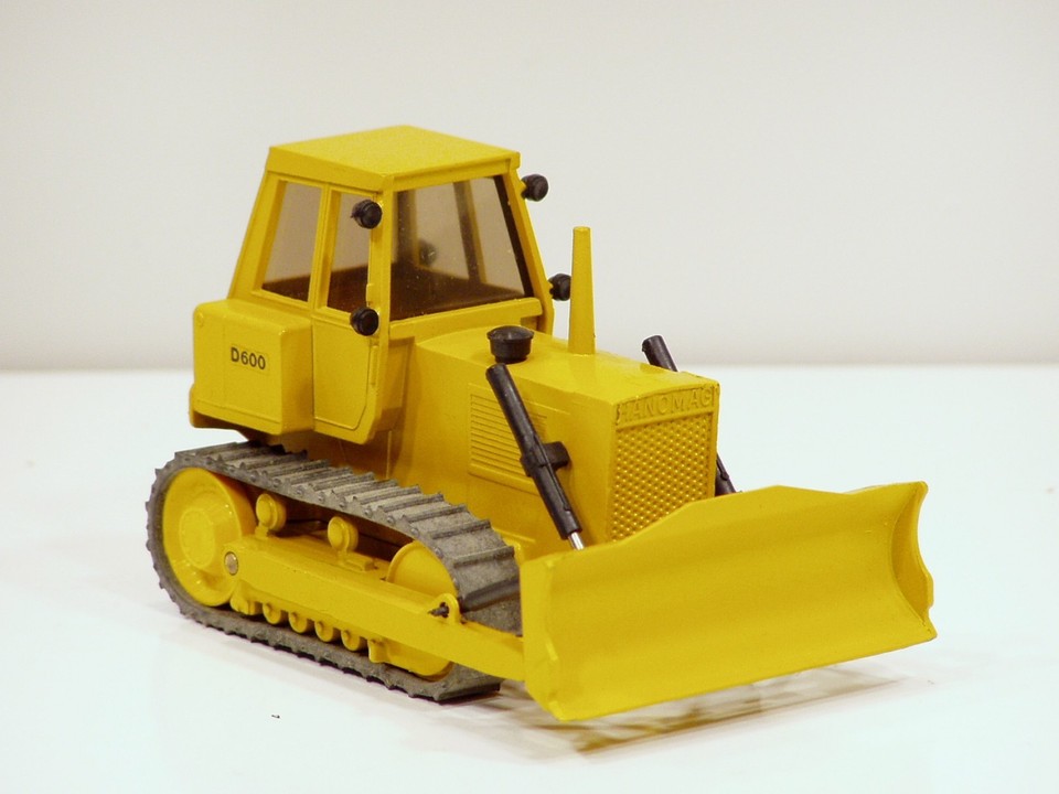 Hanomag D600 Dozer - 1/50 - Cursor #1269 - MIB | eBay