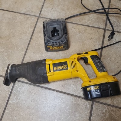 DEWALT DC385 XRP 18V Variable Speed Reciprocating Saw w/ Battery And ...