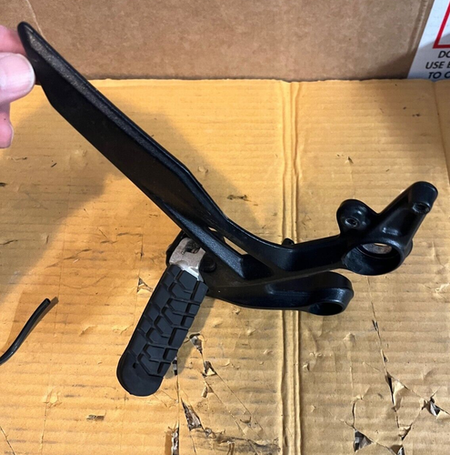 21-22 KTM 890 DUKE R RIGHT FOOT PEG FOOTPEG BRACKET MOUNT MOUNTING | eBay