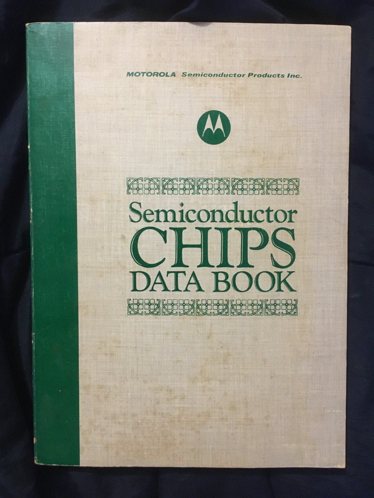 MOTOROLA Semiconductor CHIPS DATA BOOK 1973 First Edition | eBay