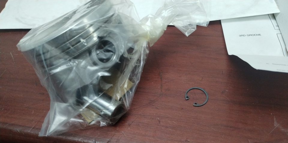 OEM PISTON & RINGS ONAN ENGINES STD BORE B43 B48 P216 P218 P220 0112 ...