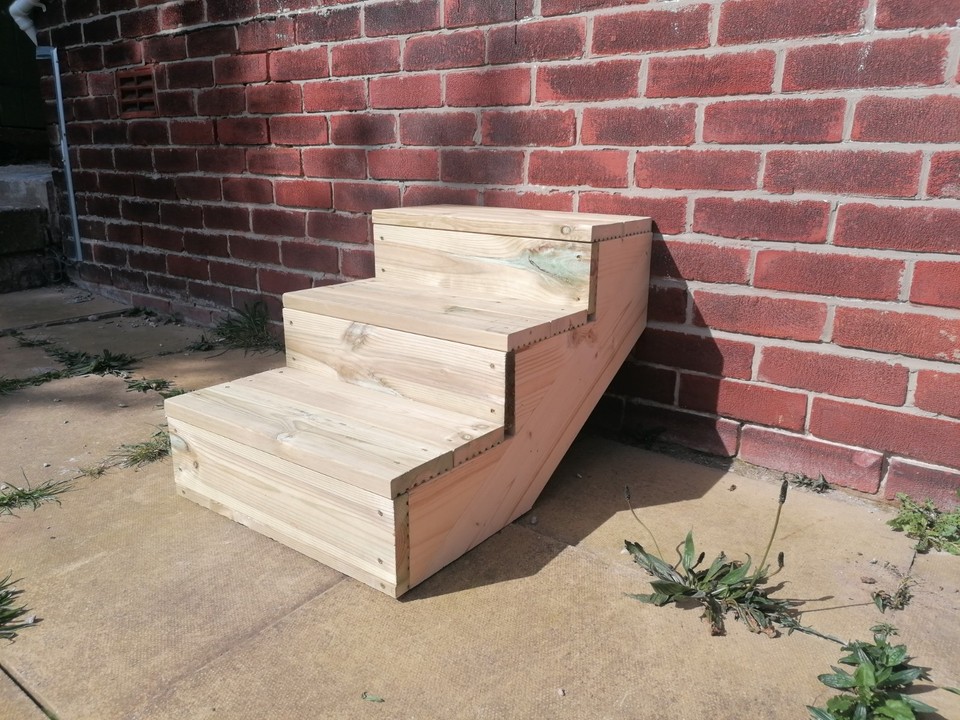 Stringer Steps Kit Fully Assembled delivered Multiple sizes / Free P&P ...