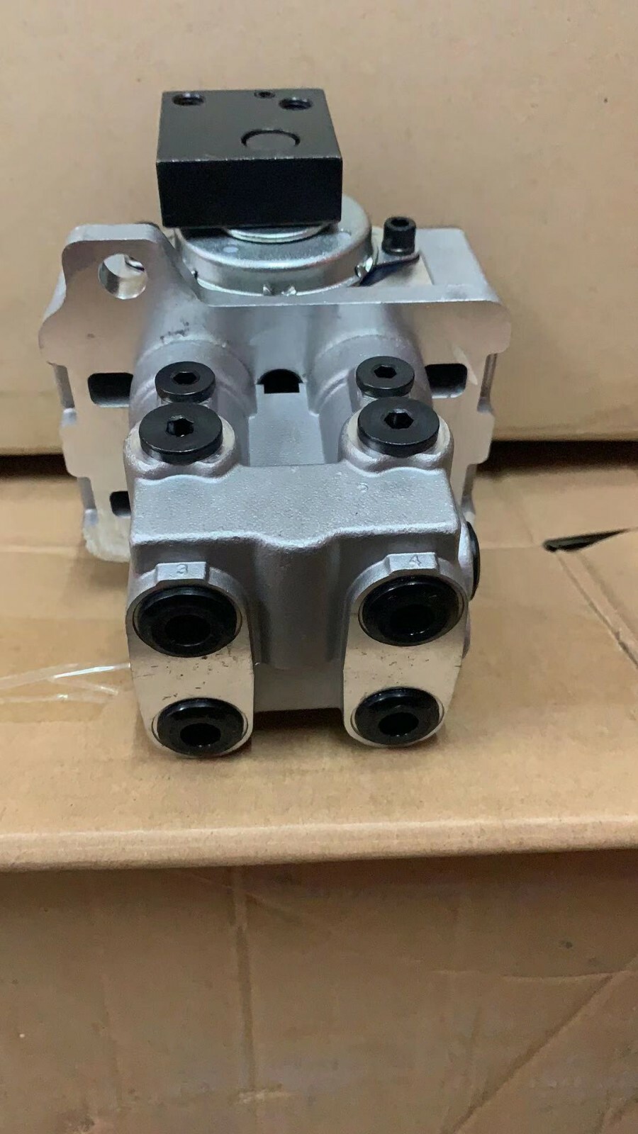 9235551 9226365 Pilot Valve Travel For Hitachi ZAX200 ZAX210 ZAX330 ...