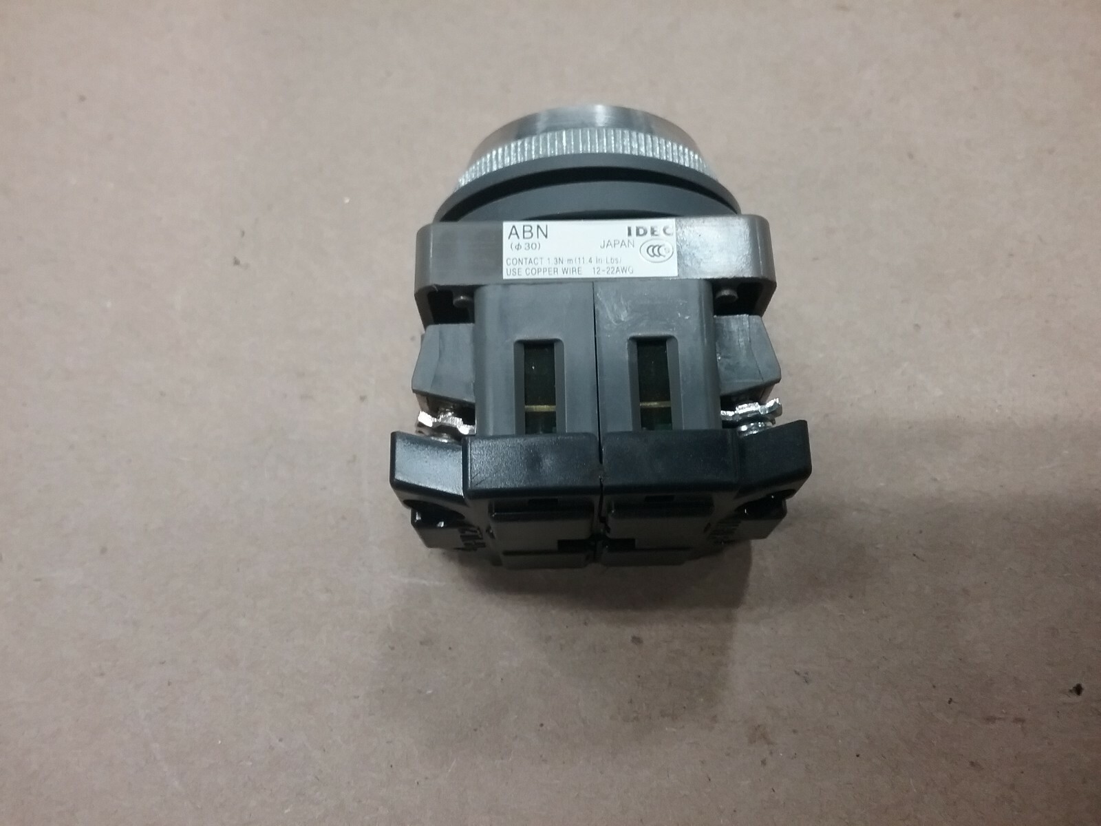 IDEC ABN 41-10650 YELLOW PUSH BUTTON AC 125V 5A AC 300C 3A #30F65 | eBay