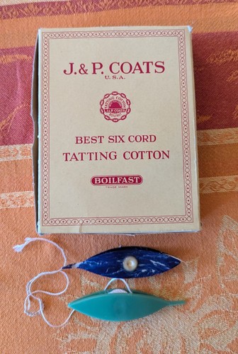 Vintage Susan Bates White Dot Tatting Shuttle & Thread (after 1940) | eBay