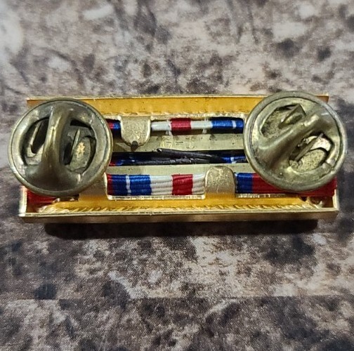 Army Valorous Unit Award Ribbon Bar with 2 Bronze Oak Leaf Cluster Gold ...