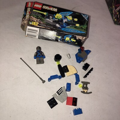 LEGO 6817 BETA BUZZER Incomplete Space Insectoids Minifigure & Pieces ...