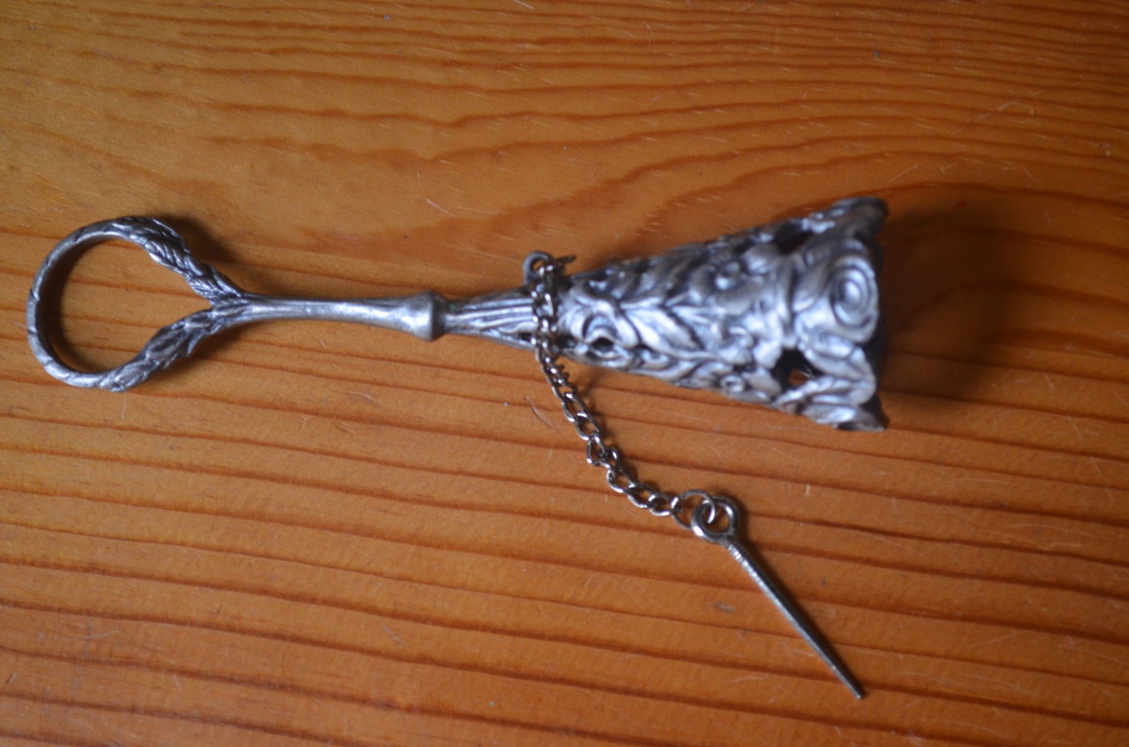5" Vintage style Pewter Tussie mussie herbal posy holder Bridal Costume ...