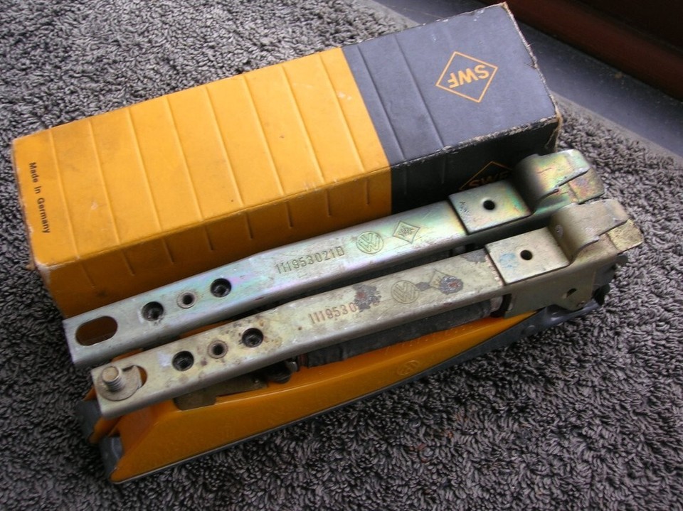 WORKING ORIGINAL VOLKSWAGEN SEMAPHORES VW OVAL BUG BEETLE SWF SEMAPHORE ...