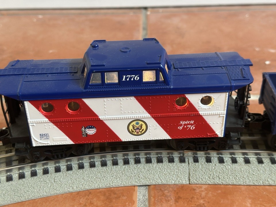 Lionel 6-82427 "The Patriot" LionChief Remote U36B Diesel Freight Set ...