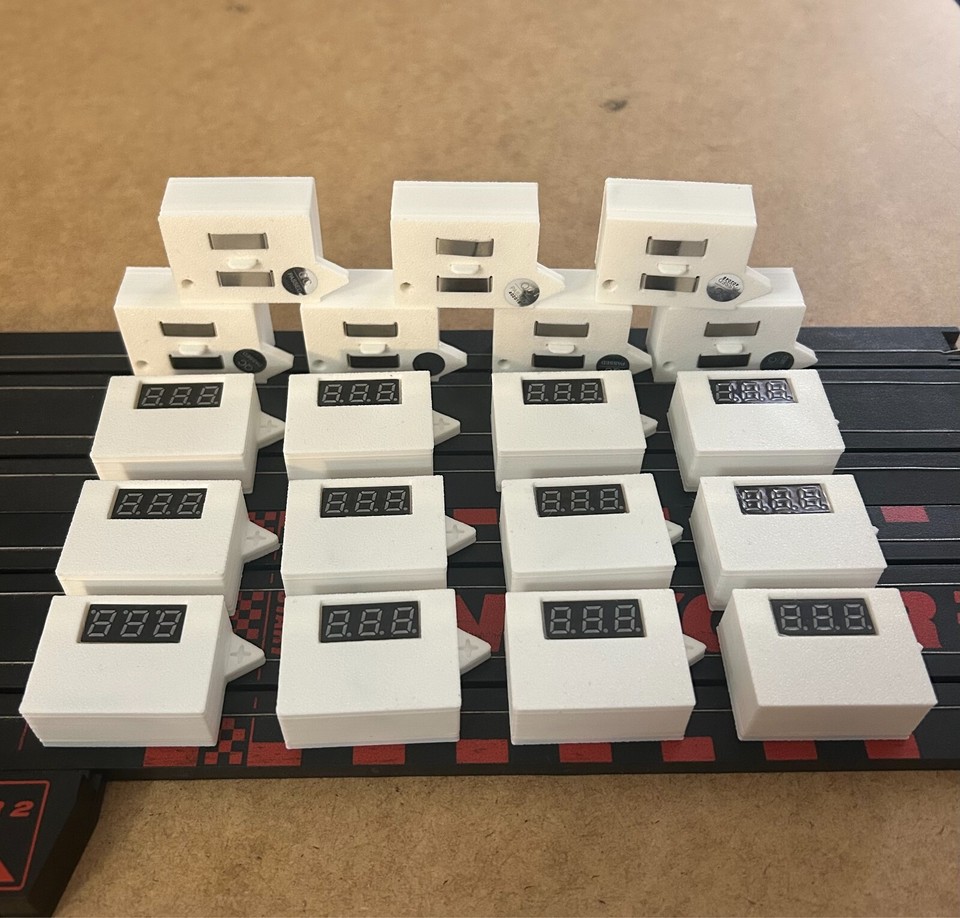 Bob's Track Cube - HO-Slot Car Voltage Tester / Voltmeter with Red LED ...