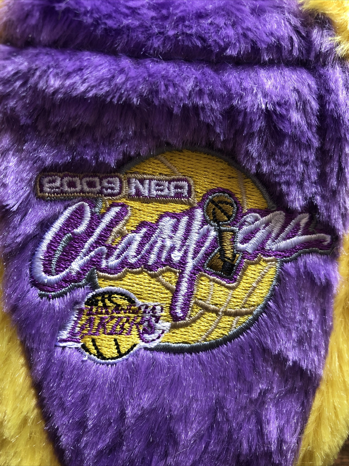 Los Angeles Lakers Plush slippers mens size Large (10-11) foco NBA ...