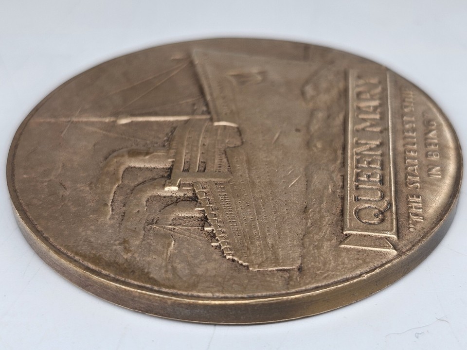 Vintage 1970 Official RMS Queen Mary Medal "Stateliest Ship in Being ...