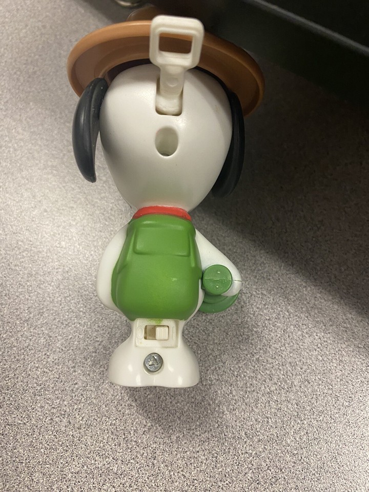 Snoopy Holding a Flashlight - McDonald's Peanuts - 1:32 Scale - Toy | eBay