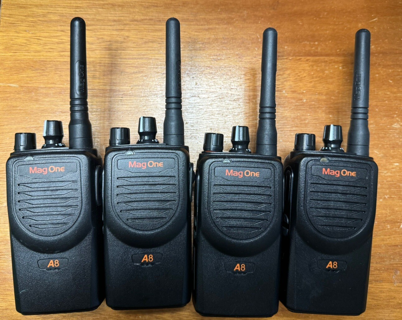 (4) Motorola Mag One BPR40 UHF Portable Two Way Radios AAH84RCS8AA1AN ...