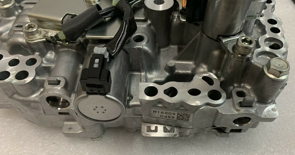 NEW GENUINE RE0F10D JF016E CVT Valve Body Nissan Altima NV Rogue (31705 ...