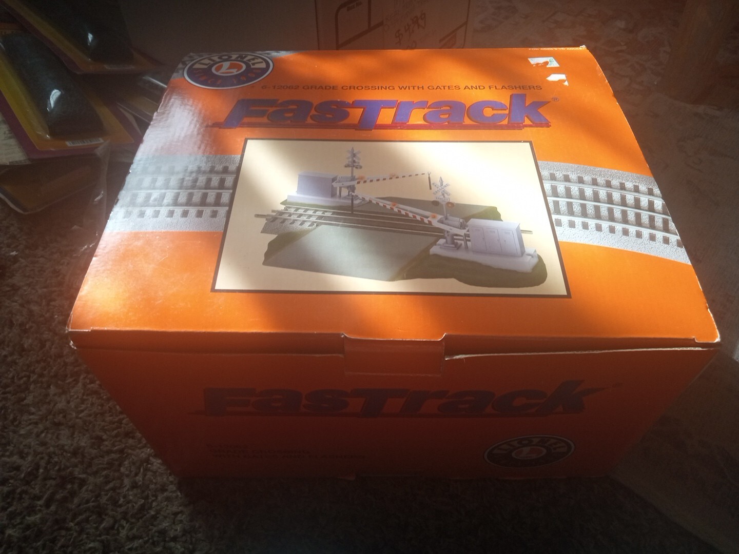 Lionel 612062 FasTrack Grade Crossing with Gates and Flashers for sale ...