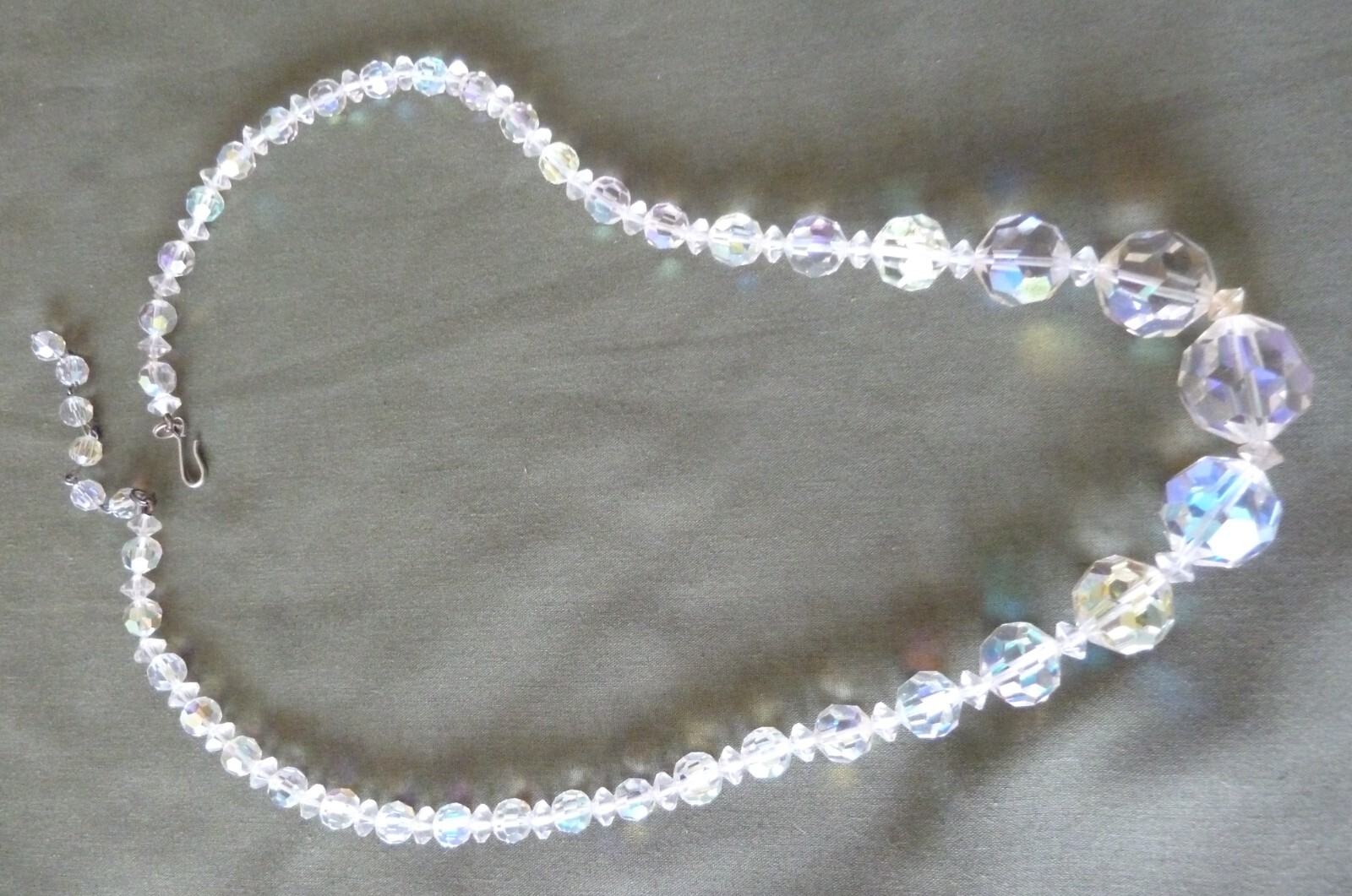 Vintage graduated clear bead crystal necklace - Gem