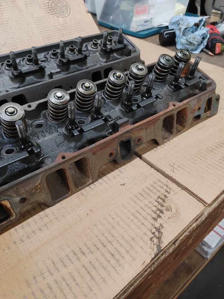 1967 Small Block Chevy SBC 327 2.02/1.60 Hi Performance Hump Heads ...