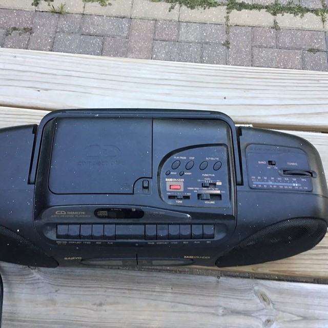 SANYO BassXpander Stereo Cassette Radio Boom Box MCD-Z43 1993 (CD Does ...